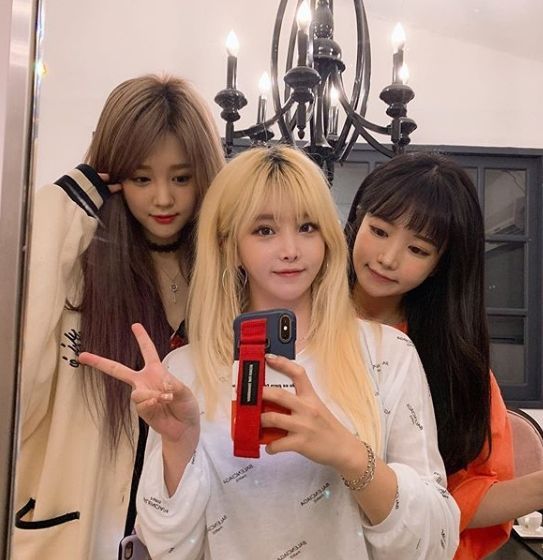 아프리카TV BJ유소나 X BJ이설 X BJ릴카 우열을 가릴 ..., 최근 유소나는 공식 인스타그램에 거울...