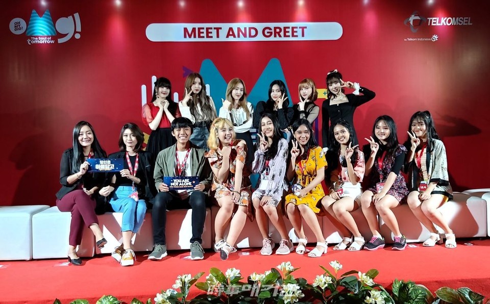 여자친구(GFRIEND), 인도네시아 ‘OMG (Oh My Gig) powered by Telkomsel’ 공연에서 멋진 춤과 ...