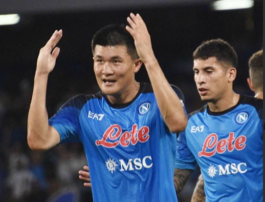 '나폴리' 김민재 풀타임 활약 속 AC 밀란에 2-1 승리