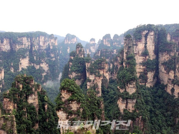 [사진으로 떠나는 세계여행] 태곳적 신비를 품은 황홀한 풍경 ‘장가계’